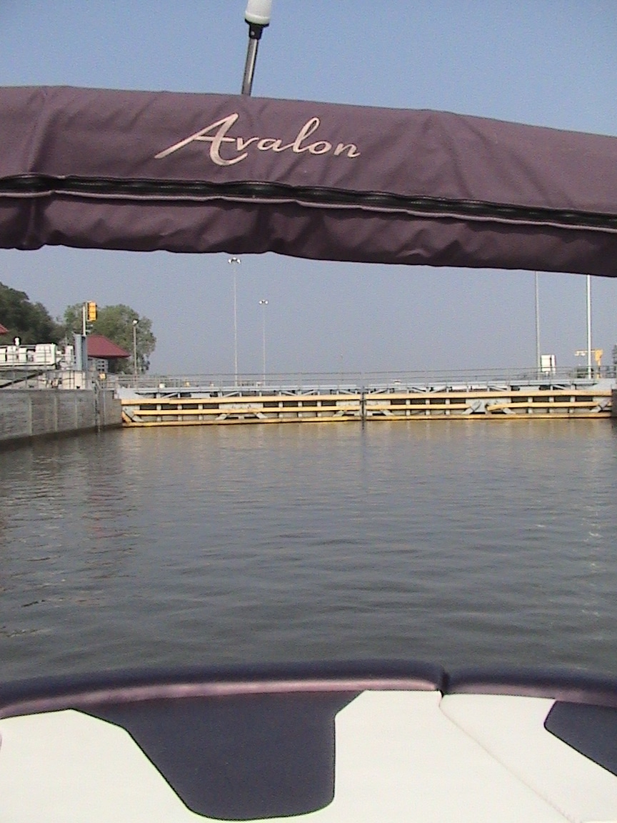 MISSISSIPPI RIVER EXCURSION - Tahoe Pontoon Boats