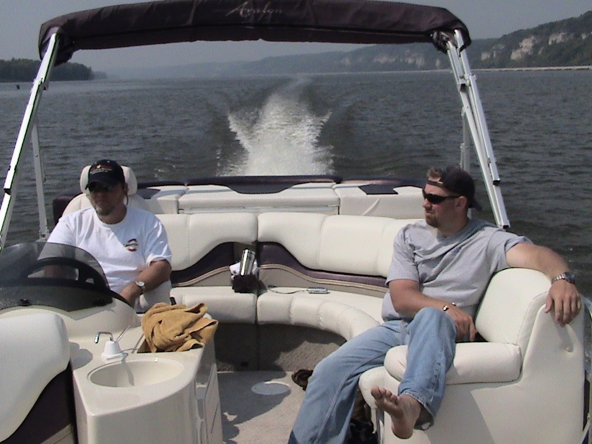 MISSISSIPPI RIVER EXCURSION - Tahoe Pontoon Boats