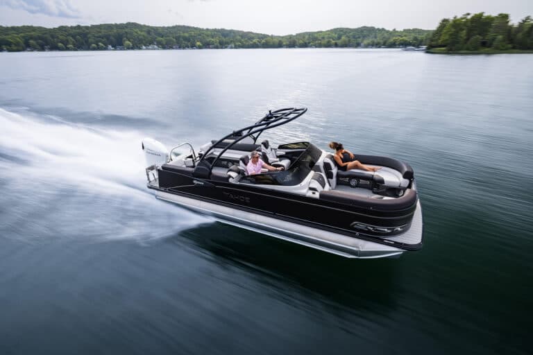 The Best Luxury, High Performance and Affordable Pontoon Boats - Tahoe ...